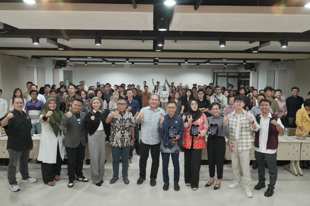 FH Ubaya Gelar Talk Show Peranan Fungsi Hukum di Kehidupan Masyarakat ...